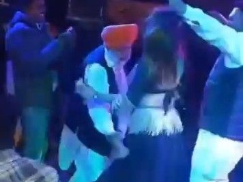 Video of BJP leader dancing with a woman | भाजपा नेता के महिला के साथ ...