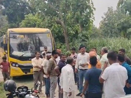 Land dispute between school and Nagar Panchayat in Dudhi | दुदही में ...