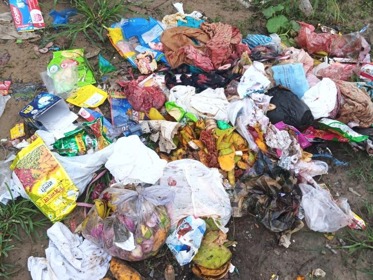 Improper disposal of biomedical waste in Syana | स्याना में बायोमेडिकल ...