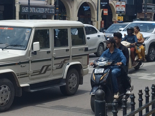 UP E-Challan Action; RTO Rules Penalties 2025 | Driving Licence | यूपी ...