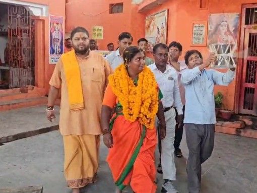 Sadhvi Rajlakshmi set out on a 75 KM bullet journey in Shravan | श्रावण ...