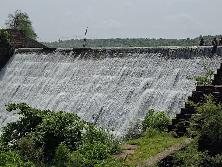 450 cusecs of water released from Panchana dam karauli Rajasthan
