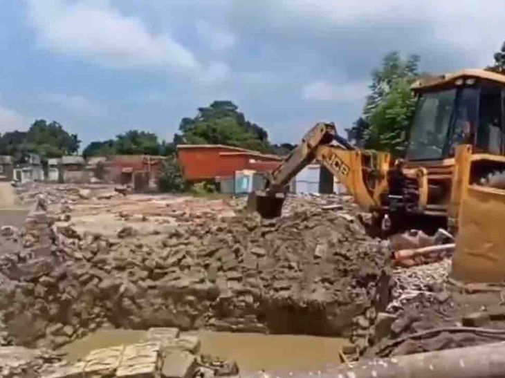 Four lane and overbridge work in full swing in Gorakhpur | गोरखपुर में ...