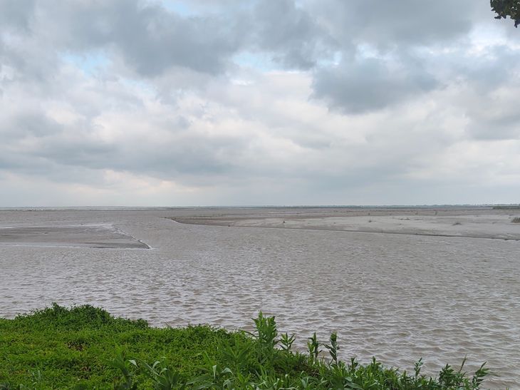 The water level of Gandak river increased in Khadda | खड्डा में गंडक ...