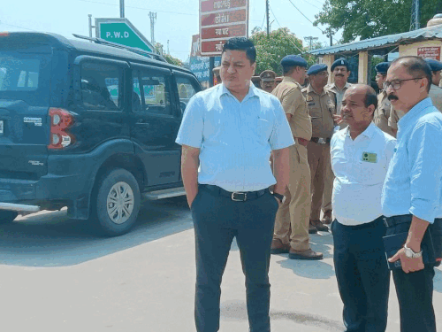 Ayodhya. DM-SSP took information about crowd management in Ayodhya ...