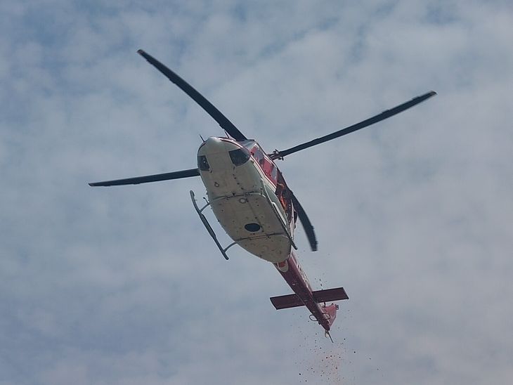 Flower shower done from helicopter at Lodheshwar Dham, VIDEO | लोधेश्वर ...