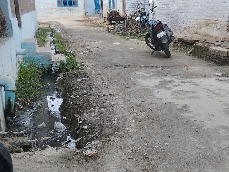 Piles of garbage in Goswa of Malihabad