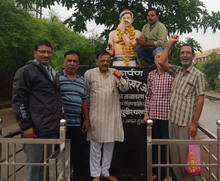 The trust paid tribute to Azad-Tilak on their birth anniversary | आजाद ...