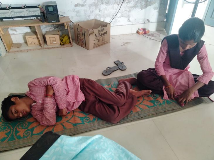 School children fainting continues in Barabanki | बाराबंकी में स्कूली ...