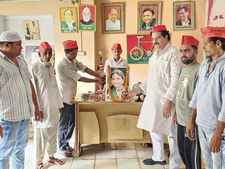 Tribute to Phoolan Devi on her death anniversary in Sambhal