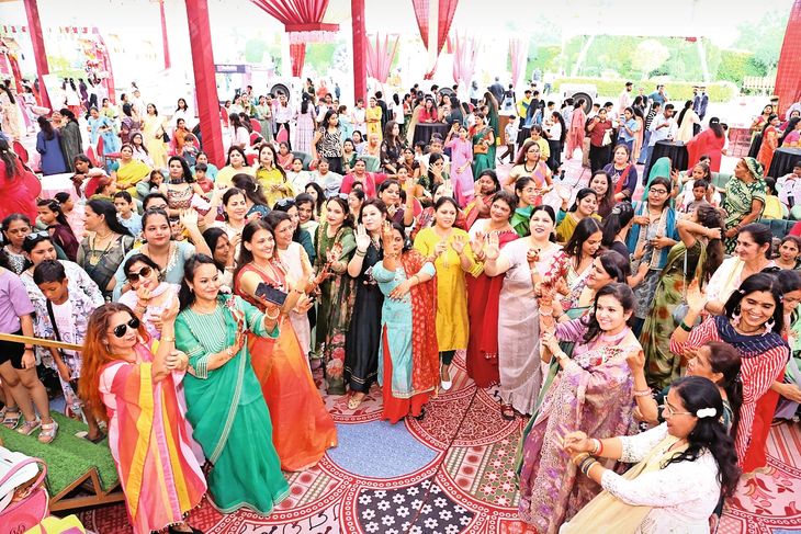 Teej Mela Festival: The traditional beauty of women's cultural ...