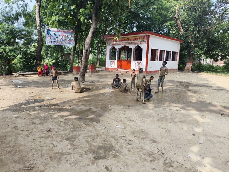When there was no rain, children played the traditional game Kaloti ...