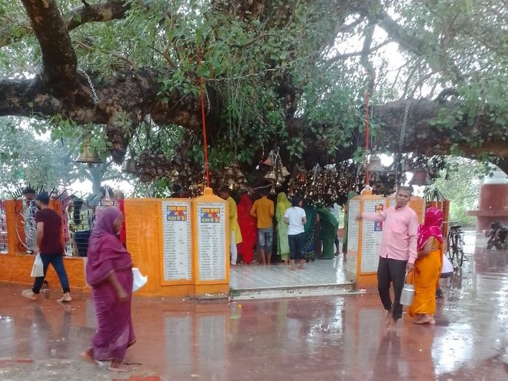 Baba Jharkhand Dham of Barauli Aashanandpur became a center of devotion ...