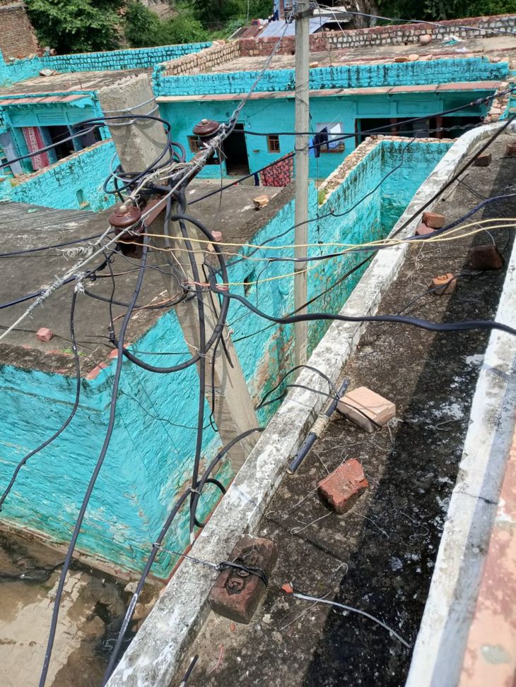 Discom caught electricity theft in 74 houses, imposed fine of Rs 36.6 ...