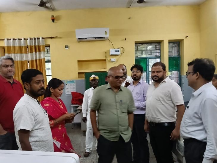 Ayodhya: Surprise inspection of CHC Bikapur | अयोध्या: सीएचसी बीकापुर ...