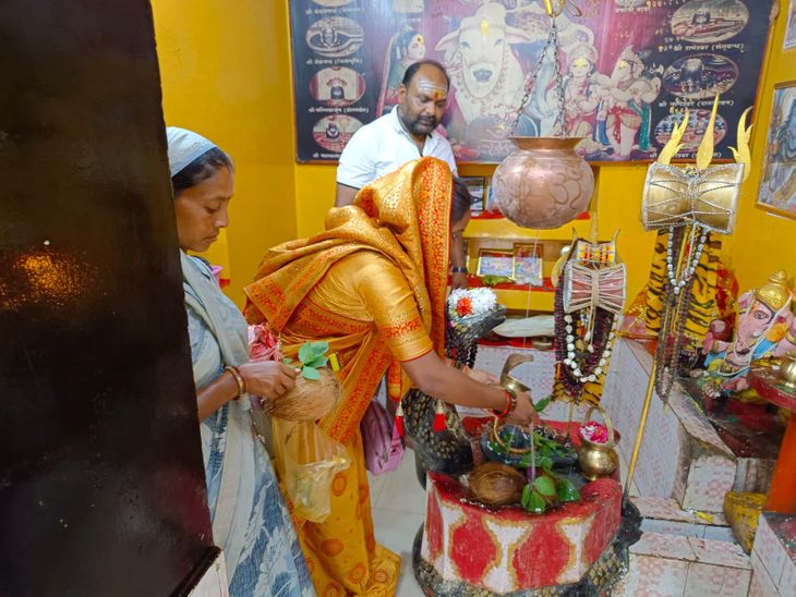 A huge crowd of Shiva devotees gathered in Kotba. Crowd of devotees ...