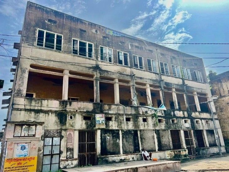 Awan's three-storey dilapidated school building was not razed to the ...