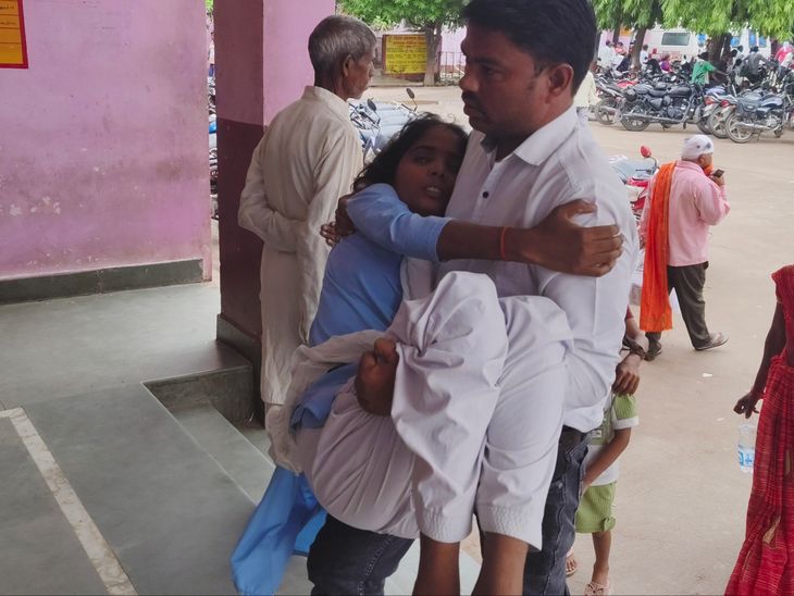 7 girl students fainted in government school