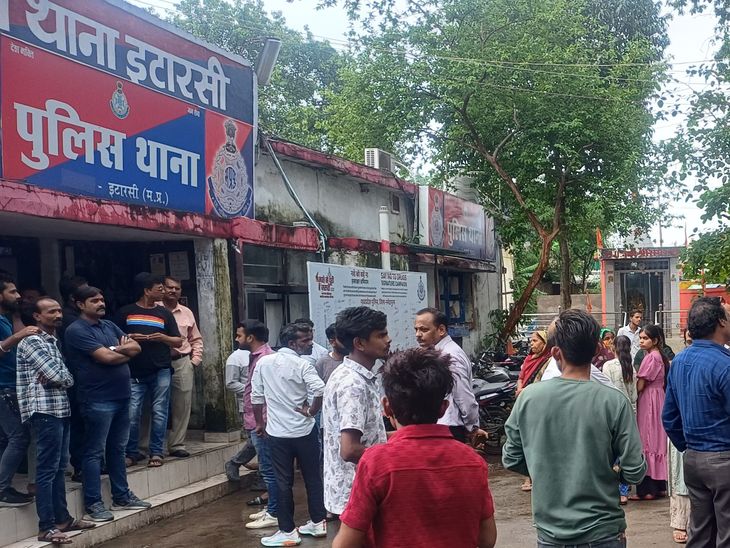 The cook of Itarsi's Pathrota Dhaba was beaten up | इटारसी के पथरोटा ...