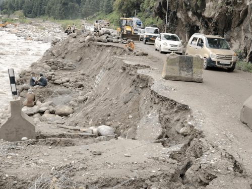 Kullu Manali Highway Collapses Again Bindu Dhank Causing Traffic Jams | Update News | कुल्लू ...