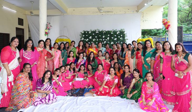 Women organized traditional songs and dances, presented folk dances on ...