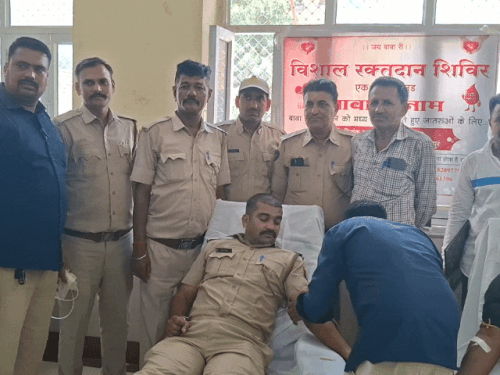 Baba Ramdev takes initiative with the devotees of the fair