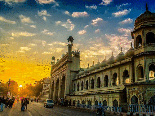 Lucknow is included in the top 10 expensive cities of the country ...