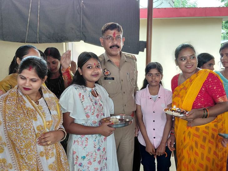Rakshabandhan celebrated in Gosaiganj police station