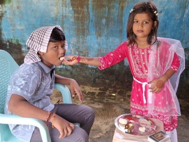 Celebration of brother-sister love in Gidhaur | गिद्धौर में भाई-बहन के ...