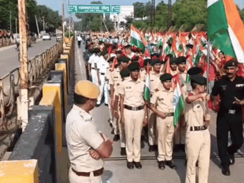 The tricolor procession with slogans became the center of attraction