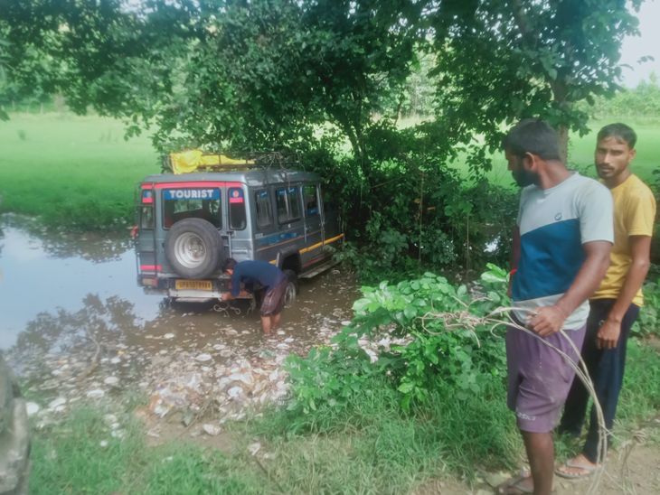 Road accident near Bikapur Mangri