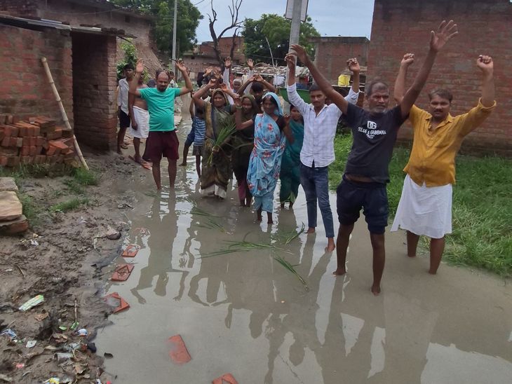 People are troubled by waterlogging in Mahengwa village of Mardah ...