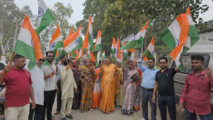 'Tricolor in every home' campaign was launched in Kotba | कोतबा में 'हर ...