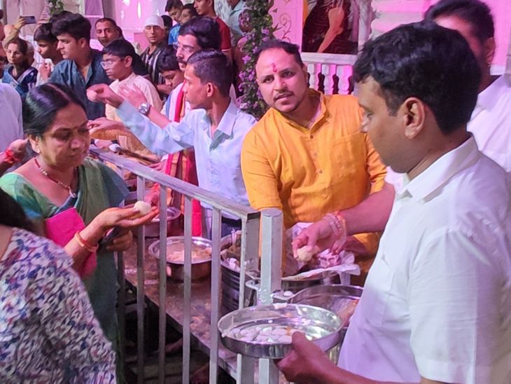 LED screen for darshan at Gopal Mandir in Mhow