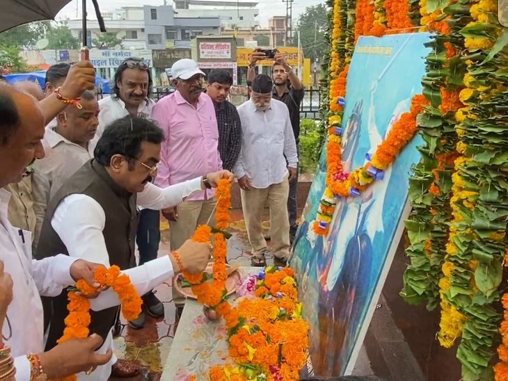 Tribute to Rani Avanti Bai on her 194th birth anniversary | PWD मंत्री ...