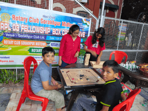 'Rotary Friendship Box Cricket' played in Tricolor jersey | गोरखपुर में ...