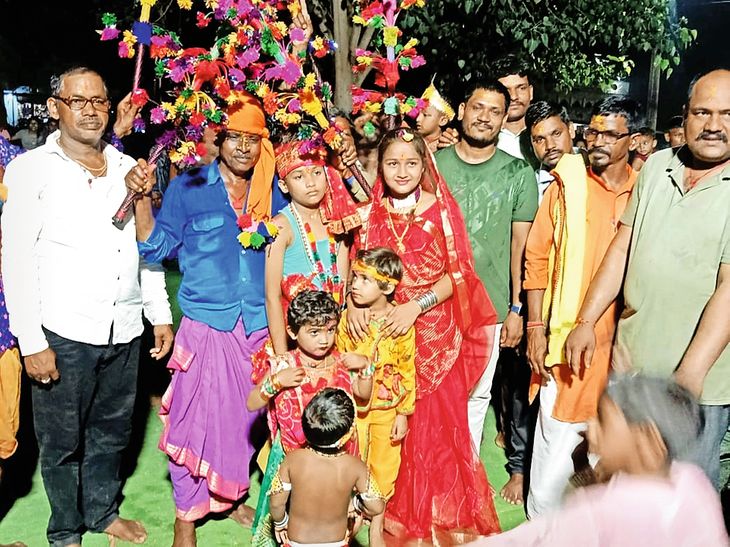 Procession taken out in Gujra on Janmashtami | जन्माष्टमी पर गुजरा में ...
