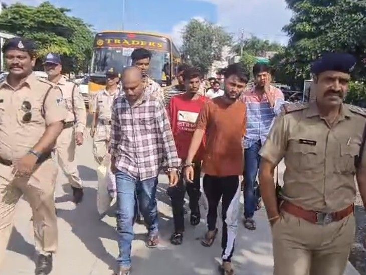 Ruckus in restaurant, 6 arrested, police took out procession