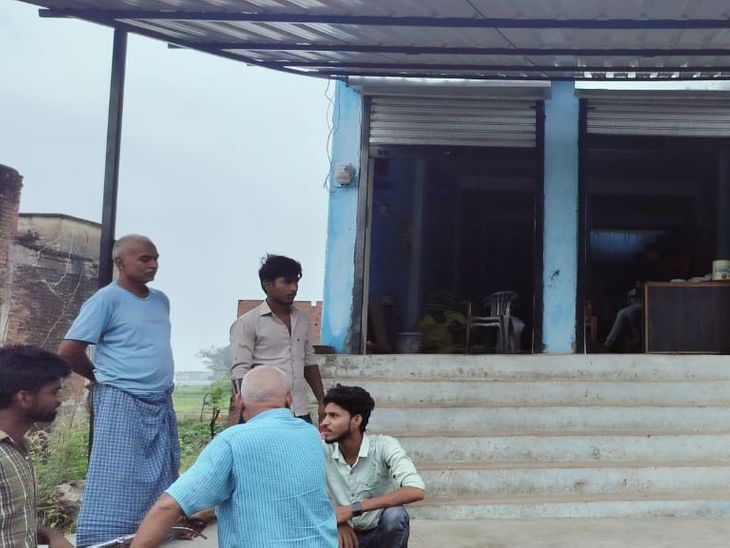 45 thousand stolen from seed store in Bara | बारा में बीज भंडार से 45 ...