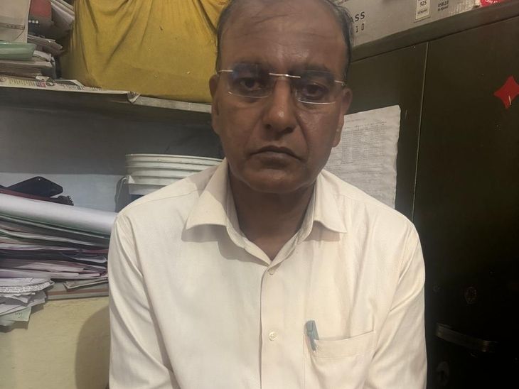 ASI Subhash of Chanderia police station trapped while taking bribe ...