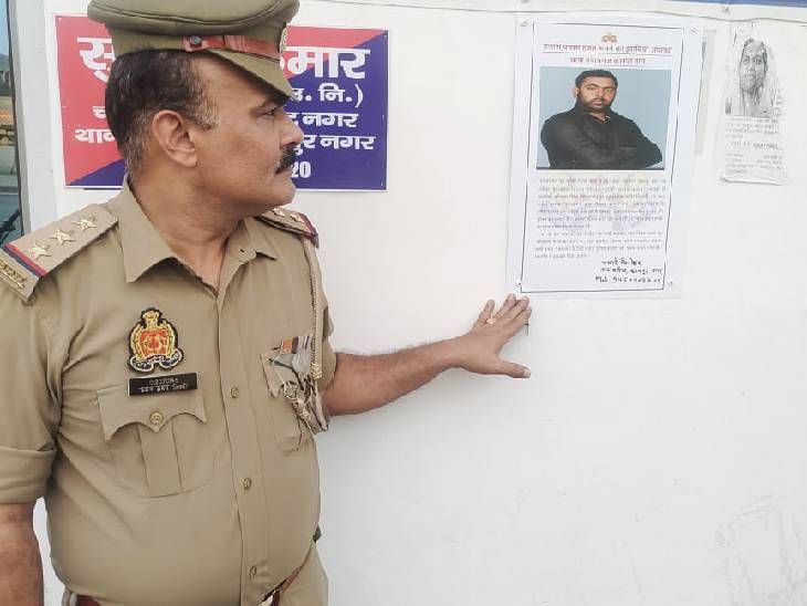 Posters of Deepak Jadon and Neeraj Dubey pasted in Kanpur | कानपुर में ...