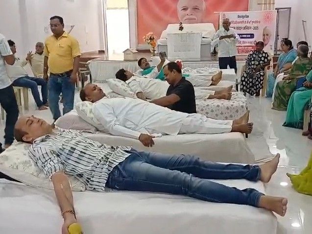 Blood donation campaign at Brahmakumari Ashram on World Brotherhood Day ...