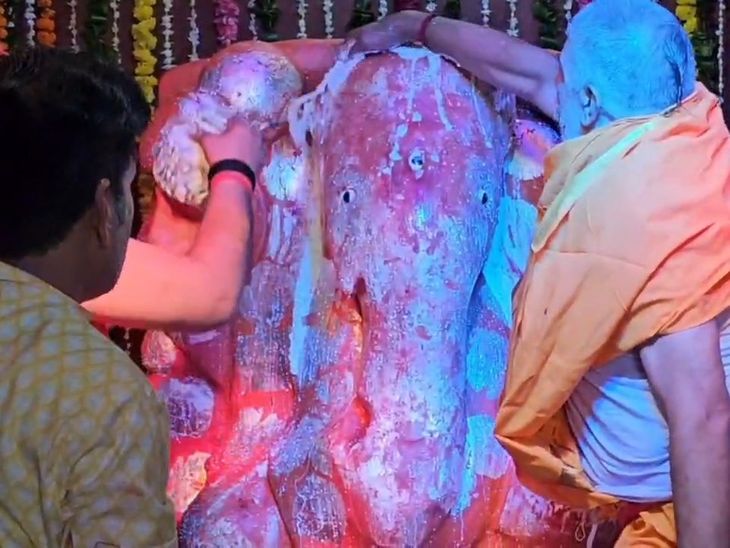 Ganesh Chaturthi Celebrations at Dashbhuja Ganesh Temple, Mathura