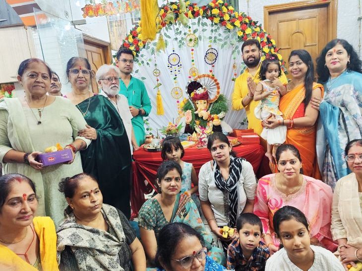 Saxena family has been installing Ganapati for the last 25 years