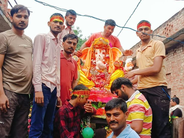 Ganesh immersion celebrated in Ghatampur