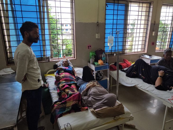 500 patients admitted in 300 bedded Shajapur district hospital