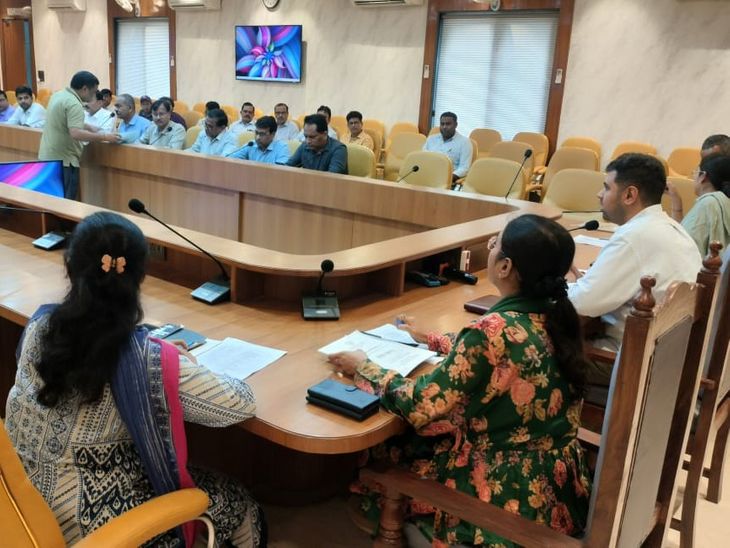 DM held a meeting regarding preparations for PET exam | पेट परीक्षा की ...