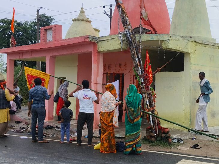 Budhba Mangal in Hardu-Siyaraaba Hanuman Temple | हरदू-सिरयाबा हनुमान ...