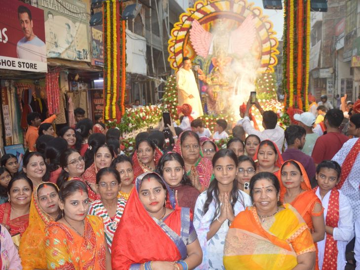 Immersion of Bappa's idol from Bal Ganesh Pandal
