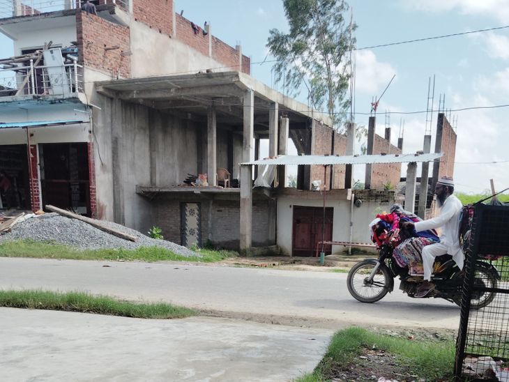 Sun came out after a month in Pindoria | पिंडोरिया में एक महीने बाद ...